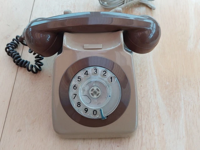 VINTAGE TELEPHONE MODEL 8746 G BT. QC/CCF brown, Dial home tele, good ...