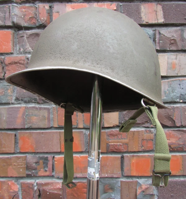 WW2 M1-C US Airborne Paratrooper helmet shell #910. 1944 late war ...
