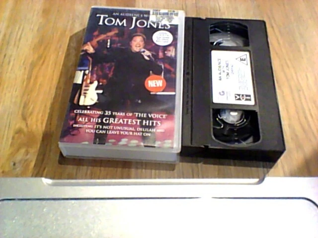 TOM JONES AN AUDIENCE WITH UK PAL VHS VIDEO 2000 Mick Hucknell Cerys ...