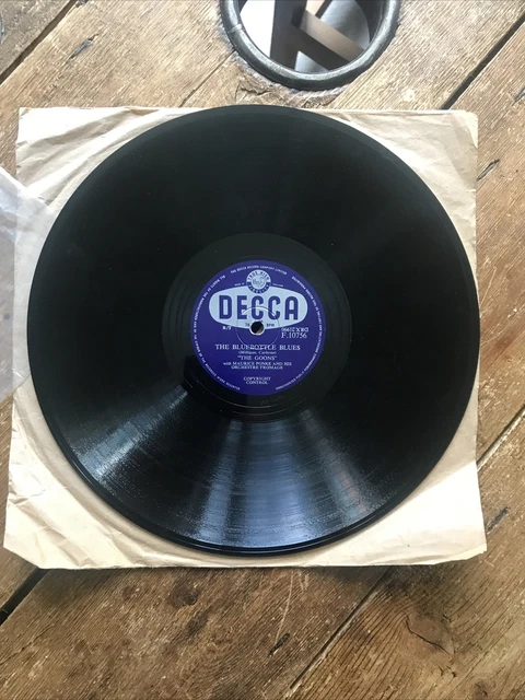 THE GOONS - the Bluebottle Blues / I'm Walking Backwards For Christmas ...
