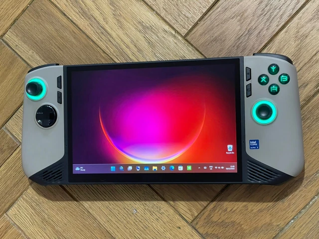 MSI CLAW 8 AI+ Handheld Gaming Console PC Intel Core Ultra 7 32GB/1TB £ ...