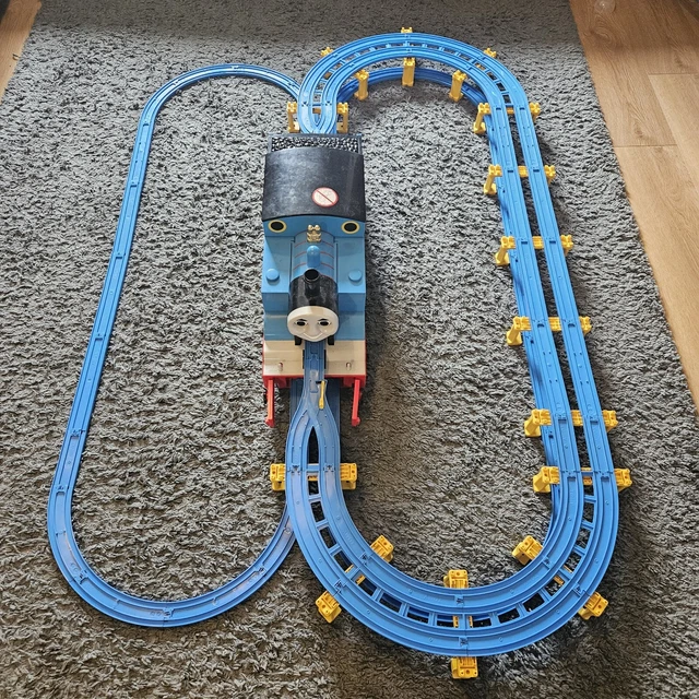 TOMY TRACKMASTER THOMAS The Tank Engine Giant Thomas Storage Vintage ...