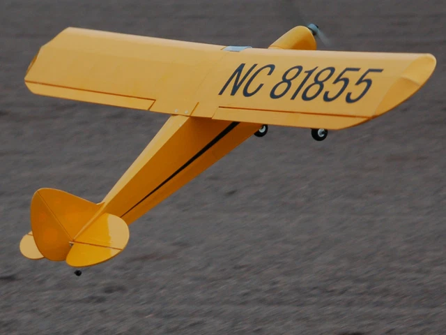 RC EP PIPER J3 Balsa Holz Modellflugzeug ARF 1190mm Höhen- Seiten ...