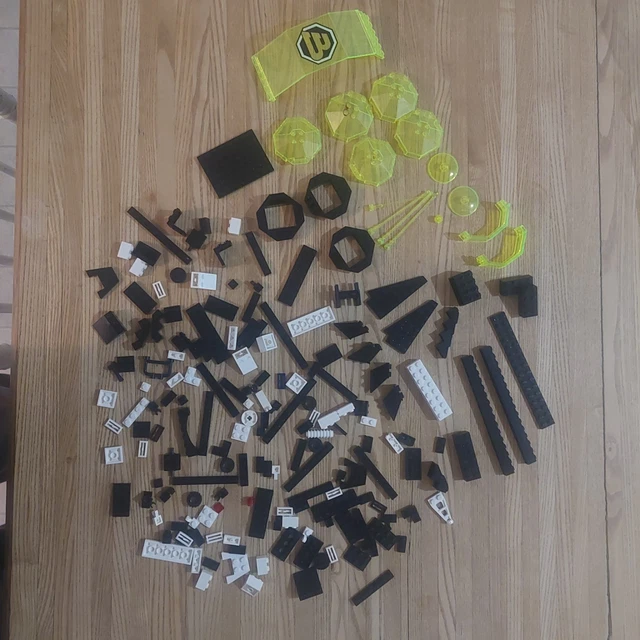 LEGO LOT DE Pièces Blacktron Pour Aerial Intruder. Pas Complet $42.00 ...