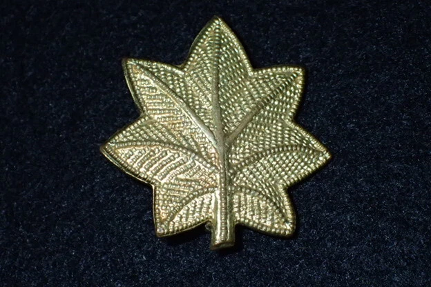 WW2 US ARMY USAAF Major Leaf Rank Insignia Device Original Pin Back ...