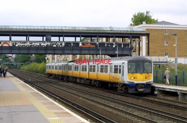 PHOTO CLASS 319 Emu 319013 At Kensington Olympia On 07/09/01 £2.00 ...