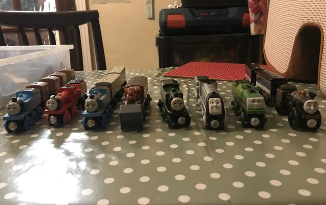 THOMAS & FRIENDS Wooden Railway Learning Curve Brio trains coaches ...