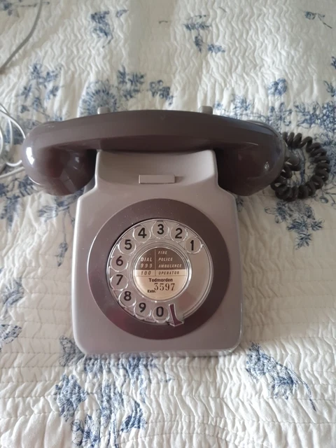 VINTAGE GREY LANDLINE Phone 70's Rotary Dial, Old Fashioned Rotary ...