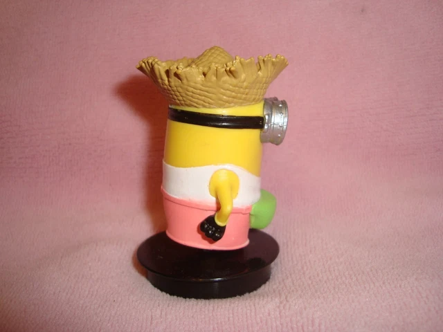 DESPICABLE ME MINION in Straw Hat & Fanny Pack Figure Snapco movie Cup ...