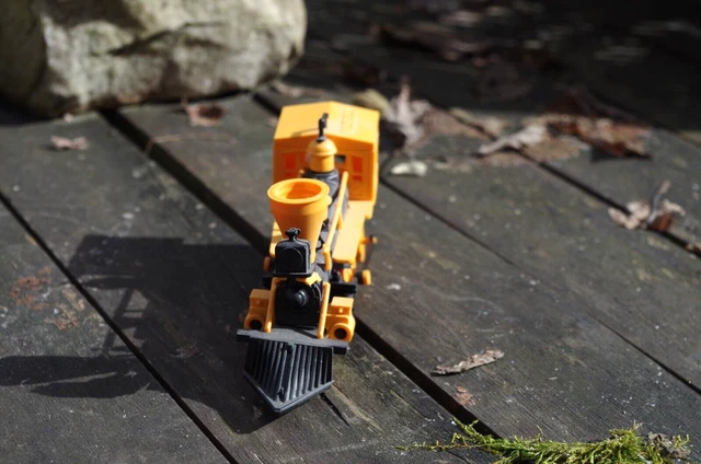 NESTLE LOCOMOTIVE VAPEUR PLASTIQUE PROMOTIONNEL années 50/60 COMME NEUF ...