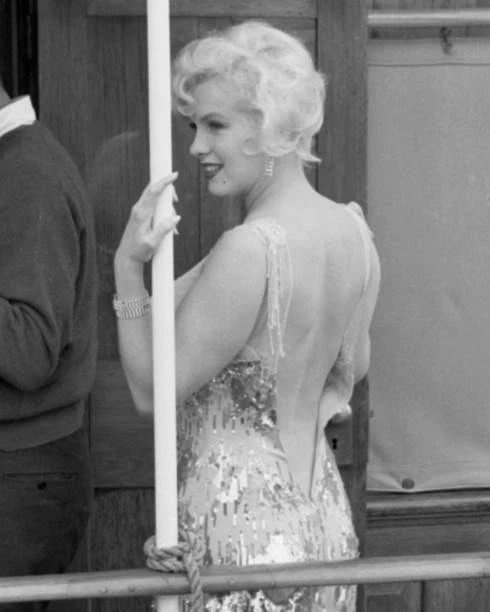 MARILYN MONROE IN a scene from the comedy Some Like It Hot 1959 Old ...