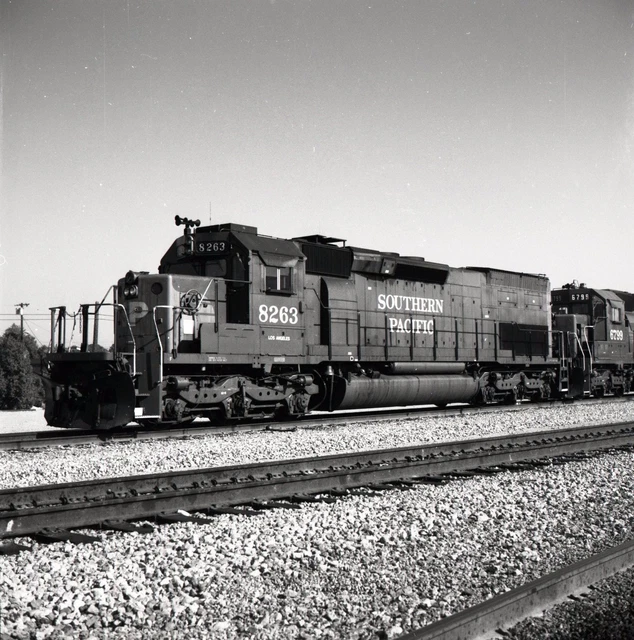 SOUTHERN PACIFIC SP EMD SD40T-2 Locomotive #8263 - Original Railroad Negative £9.84 - PicClick UK