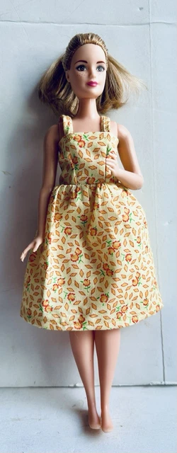 2010 BARBIE FASHIONISTA Curvy Doll With Brown Eyes Freckles & Mommy ...