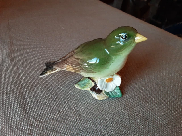 VINTAGE BESWICK GREENFINCH Bird Figure 2105 Made In England £9.00 ...