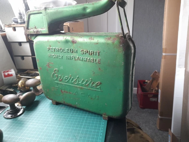 VINTAGE EVERSURE FILLACAN Petrol Can Made In England Orignal Green Rare ...