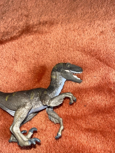 SCHLEICH 2011 DINOSAUR 6.5" Velociraptor Raptor Figure Hinged Opening ...
