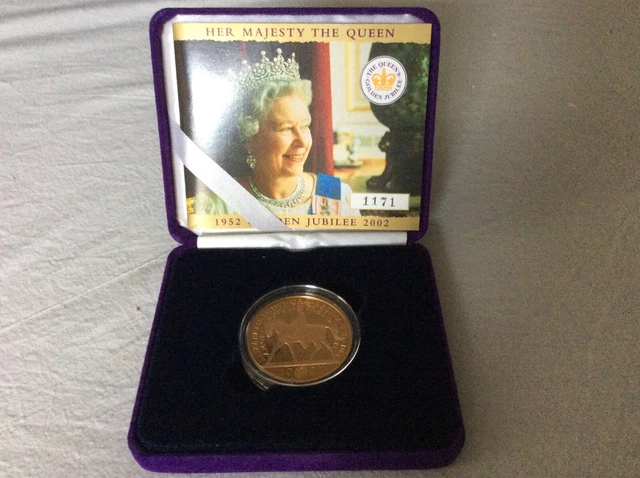 ROYAL MINT QUEENS Golden Jubilee five pound gold proof coin. Limited edition. £4,250.00 ...