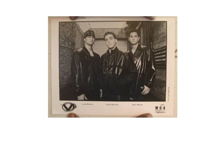 VI3 PRESSE SET Foto Lucas Bowers Jackie Salvucci Justin Römische V I 3 ...