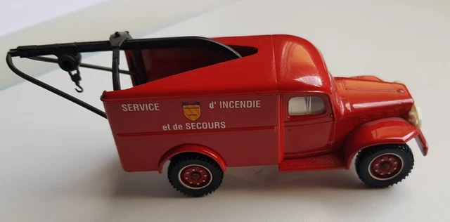 CAMION POMPIER DE la Nièvre, dépanneuse, Solido 1/43 Dodge WC-54, TBE ...