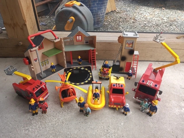 FIREMAN SAM STATION, Tower, Vehicles and Figures £29.99 - PicClick UK