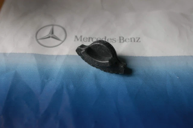 MERCEDES NEW 1 rubber buffer for the fuel flap W123 early version!!!! £ ...
