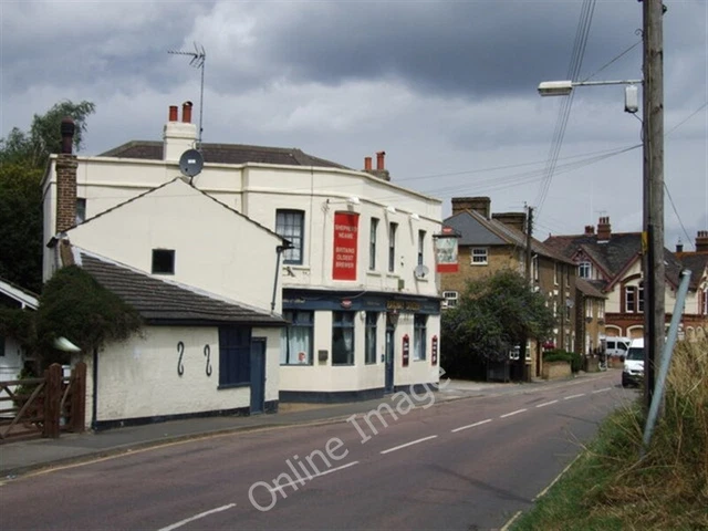 PHOTO 6X4 RAILWAY Tavern, Lower Higham Higham\/TQ7171 c2009 £1.80 ...