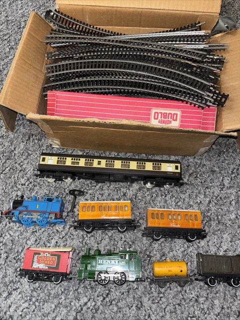 HORNBY CLOCKWORK THOMAS The Tank Engine , Henry , Coaches And Tracks £ ...