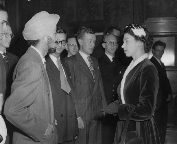 QUEEN ELIZABETH II meeting Indian student MS Rana a party give- 1955 ...