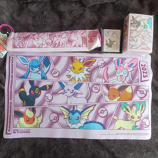 POKÉMON TCG - EUIC 2023 Exclusives. Eeveelution Playmat, Sleeves, Deck Box. EUR 93,81 - PicClick IT