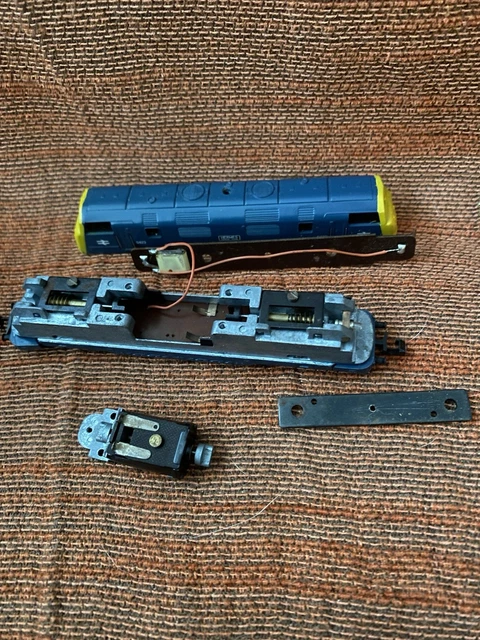 TRIX N GAUGE Class 42 Warship Loco For Spares £10.00 - PicClick UK