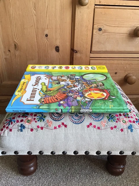 VINTAGE 1990S 1994 Play-a-Song Funny Songs Sounds Children's Book ...