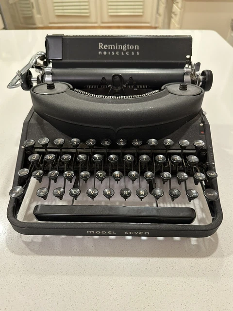 VINTAGE 1940’S Remington Noiseless Model 7 Typewriter good condition ...