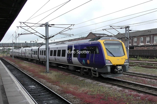 B233 35MM SLIDE Northern Class 331 331108 @ Doncaster £3.54 - PicClick UK
