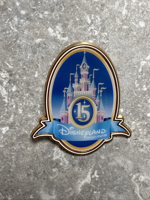 DISNEY DLRP 15TH Anniversary Logo Castle Pin Badge 15 Magical Years £14 ...