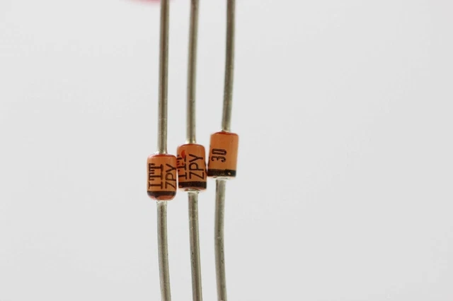 DIODE ZPY30 NOS (nouveau vieux stock) 1 pièce. C477U28F150218 EUR 2,42 ...