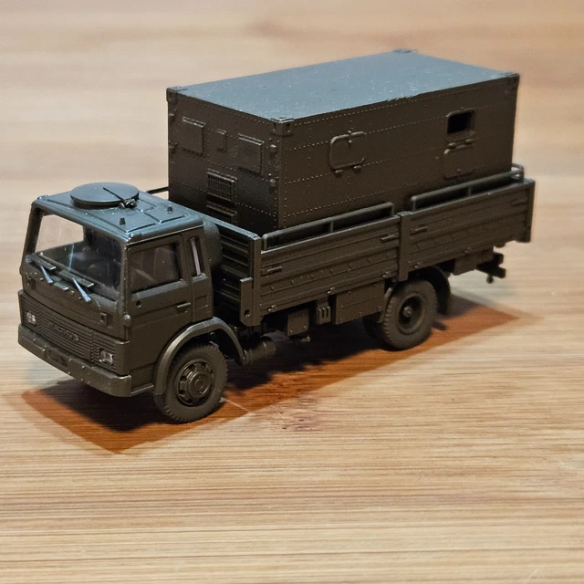 ROCO MINITANKS 1:87 bundeswehr Lkw Magirus 168-M mit Container EUR 12 ...