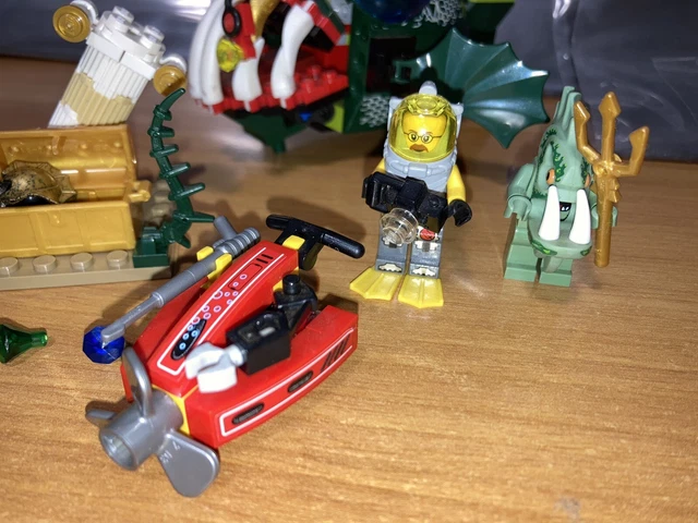 LEGO ATLANTIS 7978 COMPLETO ANGLER ATTACK Fish Treasure Minifig ...