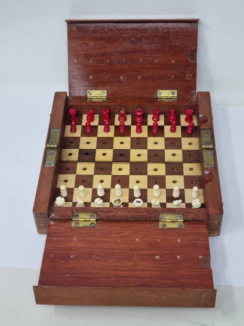 VINTAGE MINIATURE TRAVELLING Chess Set Small Clasped Wooden Box £51.00 ...