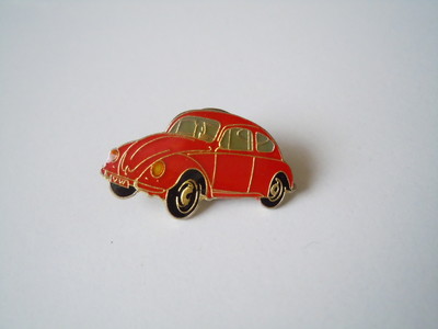 VW BEETLE RED Cult Pin Badges 2,0 G/2,5 x 1,4 cm £14.92 - PicClick UK