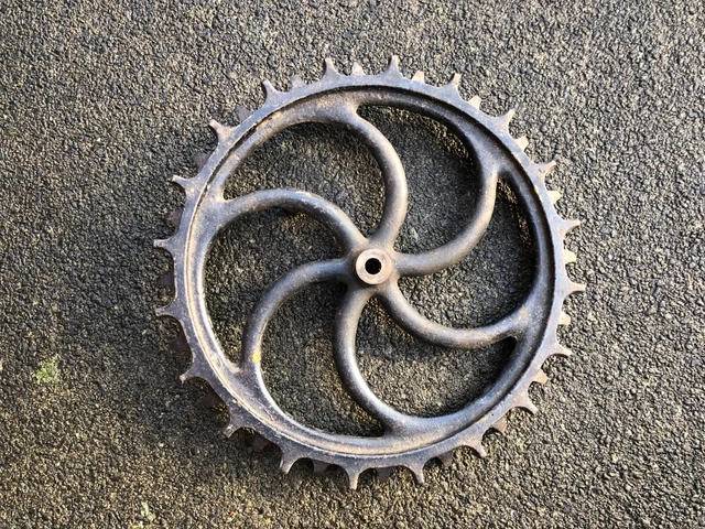 VINTAGE IRON CHAIN drive wheel from an old machine £15.51 - PicClick UK