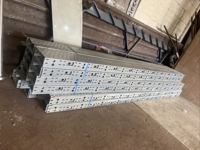 UNISTRUT HEAVY DUTY Cable Tray / Trunk 200MM X 3M Galvanised £20.00 ...