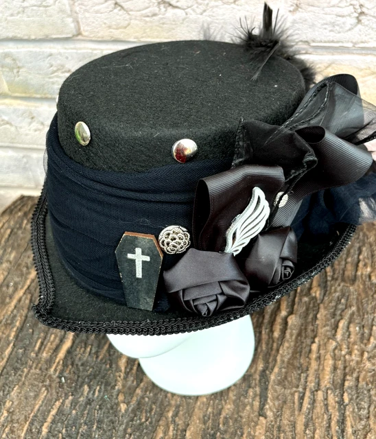 UNIQUE BLACK GOTHIC Goth Top Hat Rosette Coffin Wing Feathers Odd 57cm ...