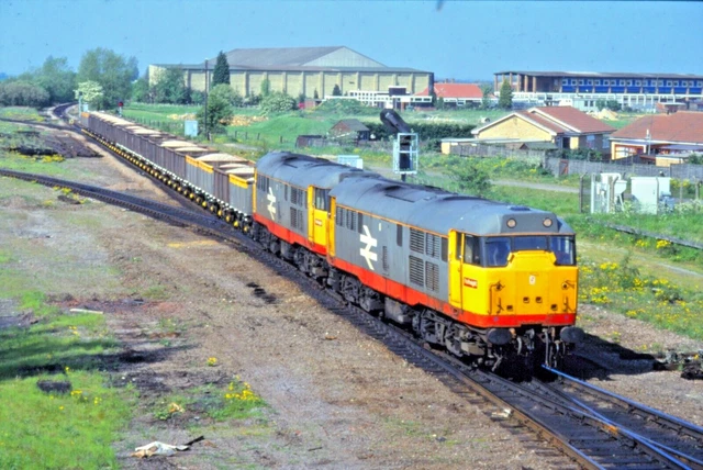 35MM ORIGINAL SLIDE DIESEL CLASS 31 224 + 190 WHITEMOOR YARD CIVILS ...