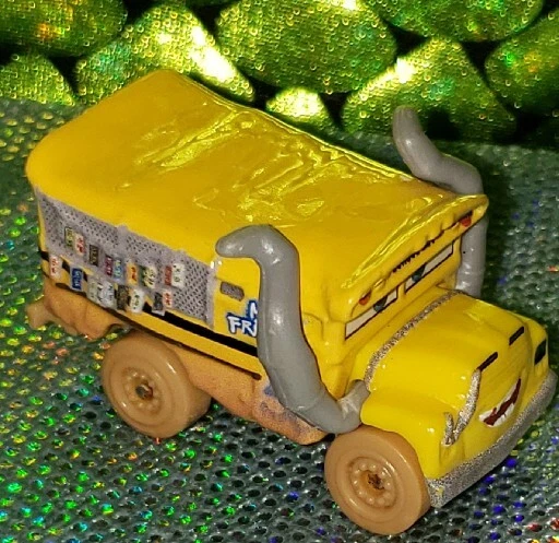 VOITURES DISNEY PIXAR 3 MISS FRITTER bus scolaire fou 8 crashers ...