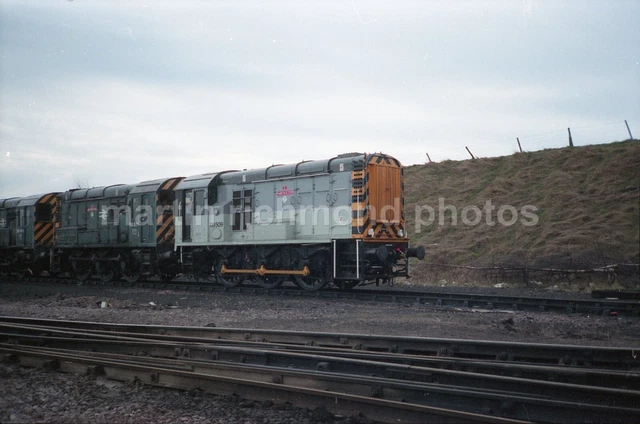 TINSLEY DEPOT CLASS 08 Lot of 3 Colour Negatives #2 RN324 £2.99 ...