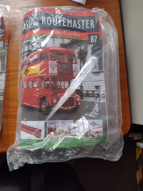 CLASSIC ROUTEMASTER BUILD Britain's Iconic Bus Mix Of Magazine Issues ...