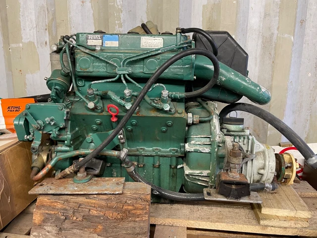 VOLVO PENTA 2000 Series Inboard Marine Diesel Boat Engine & Gearbox £ ...