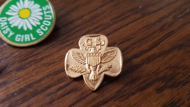 4 VINTAGE GIRL Scout Daisy Scouts GS Leader Badges Pins £8.99 - PicClick UK