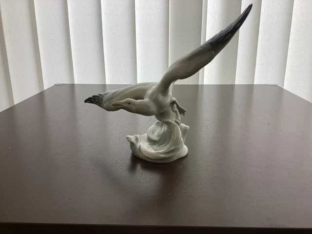 METZLER & ORTLOFF Jugendstil Porzellanfigur Möwe auf Welle Franz ...