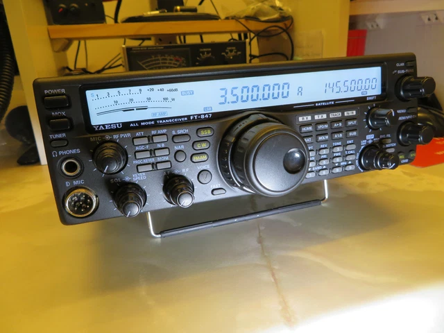 YAESU FT-847 COMPLETE with Yaesu FC-20 Automatic Antenna Tuner - CFX514 ...